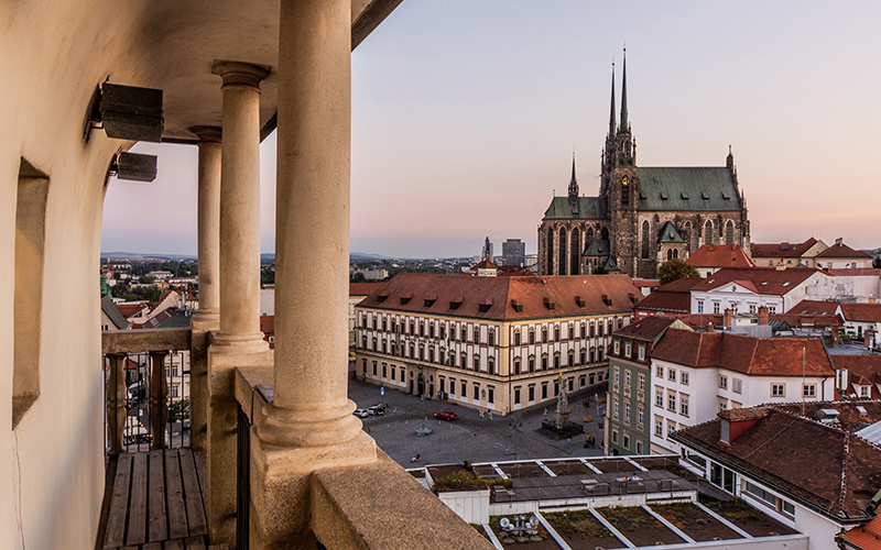 Prenájom áut Letisko Brno (BRQ) - Porovnajte a Ušetrite 40%